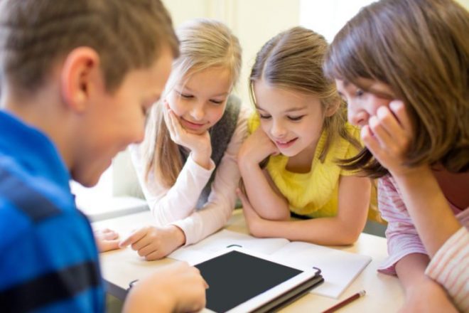 7 Pengertian Metode Tutor Sebaya (Peer Teaching) Menurut Para Ahli